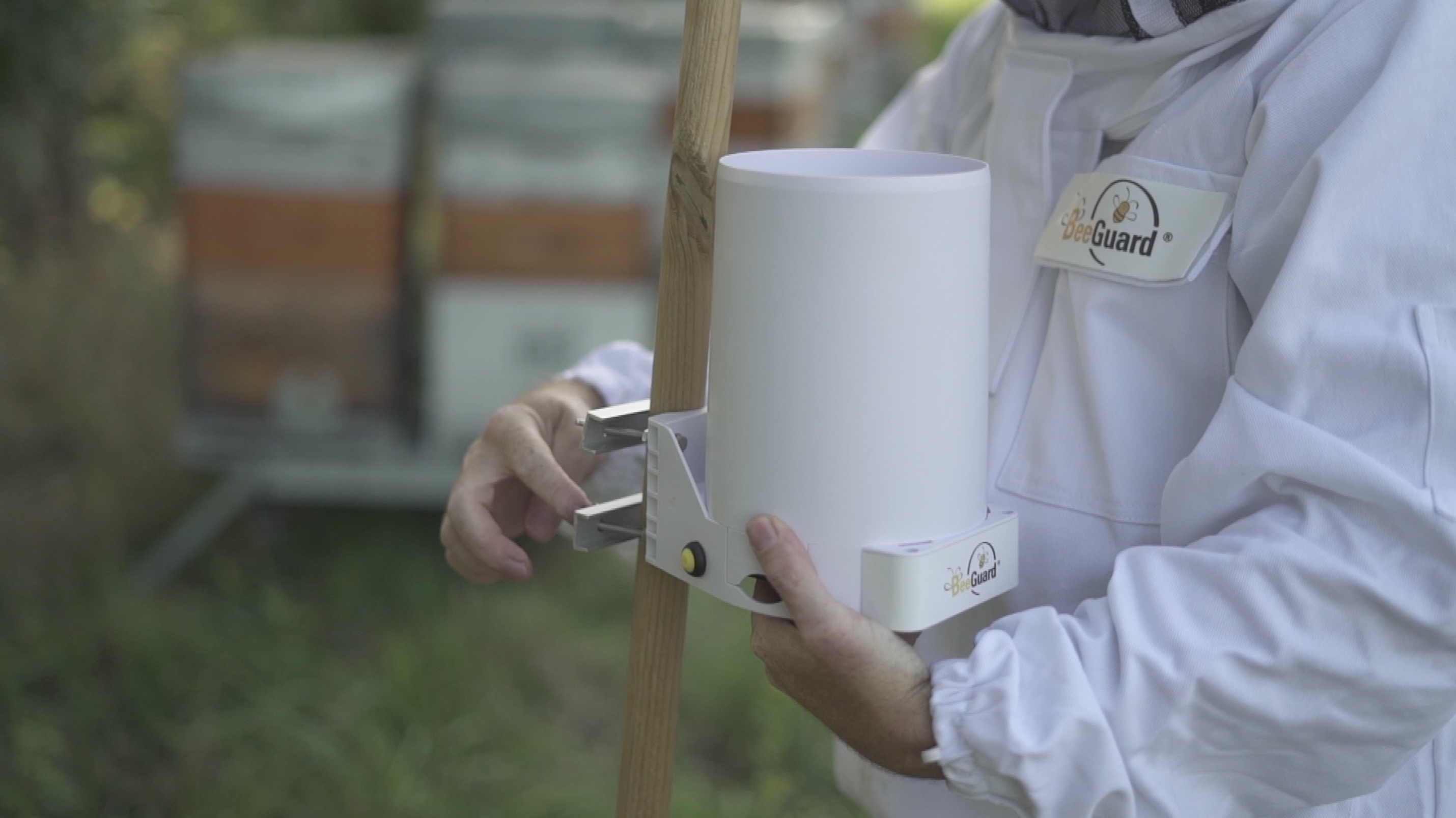 BEEGUARD – Ruche connectée & biosurveillance par l’abeille - Takagreen